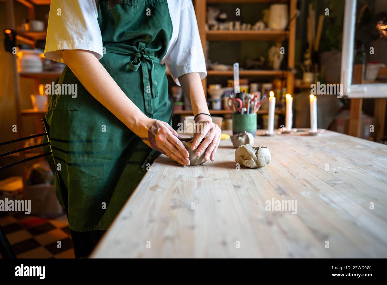 Ceramist hi-res stock photography and images - Alamy