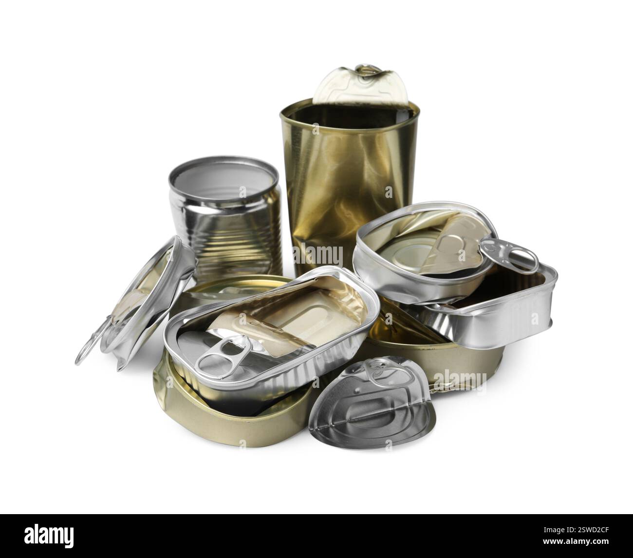 Many crumpled tin cans isolated on white Stock Photo - Alamy