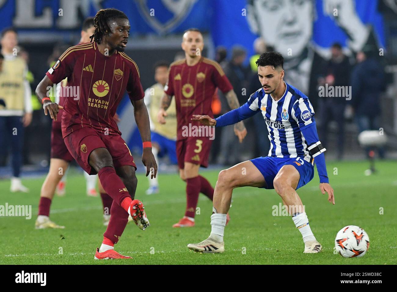 Rome, Lazio. 20th Feb, 2025. Manu Kone of AS Roma, Stephen Eustaquio of ...