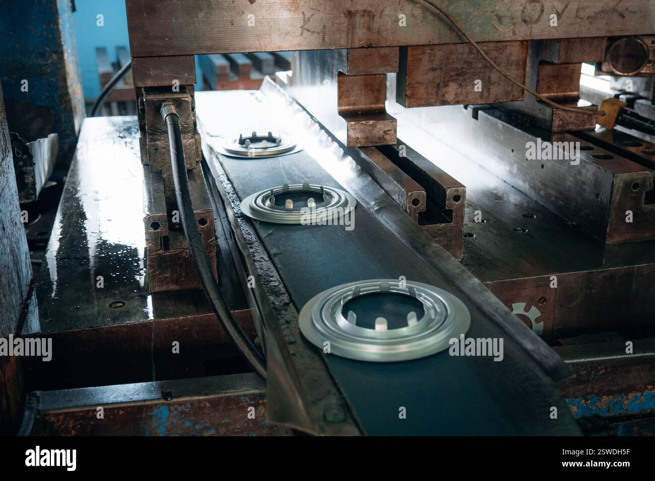 Assembly conveyor belt component hi-res stock photography and images - Alamy