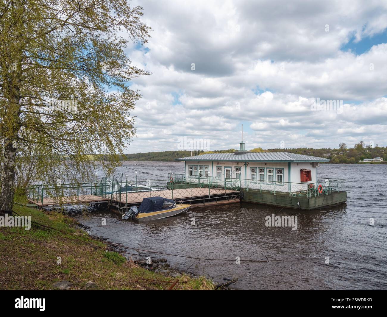 Town on volga river hi-res stock photography and images - Alamy