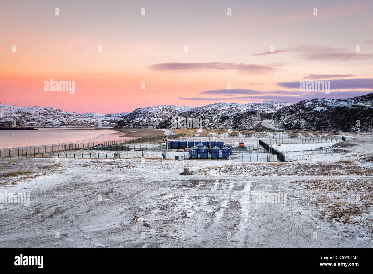 Shift camp in the Arctic, houses on the shore of the Barents sea Stock ...