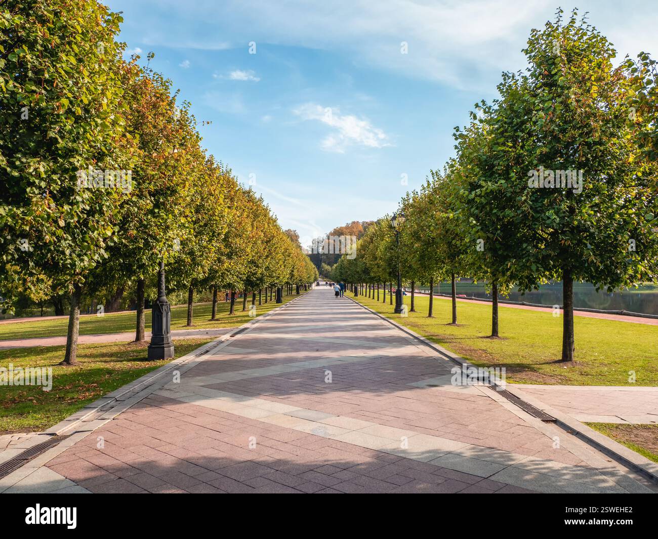 Shady steps hi-res stock photography and images - Alamy