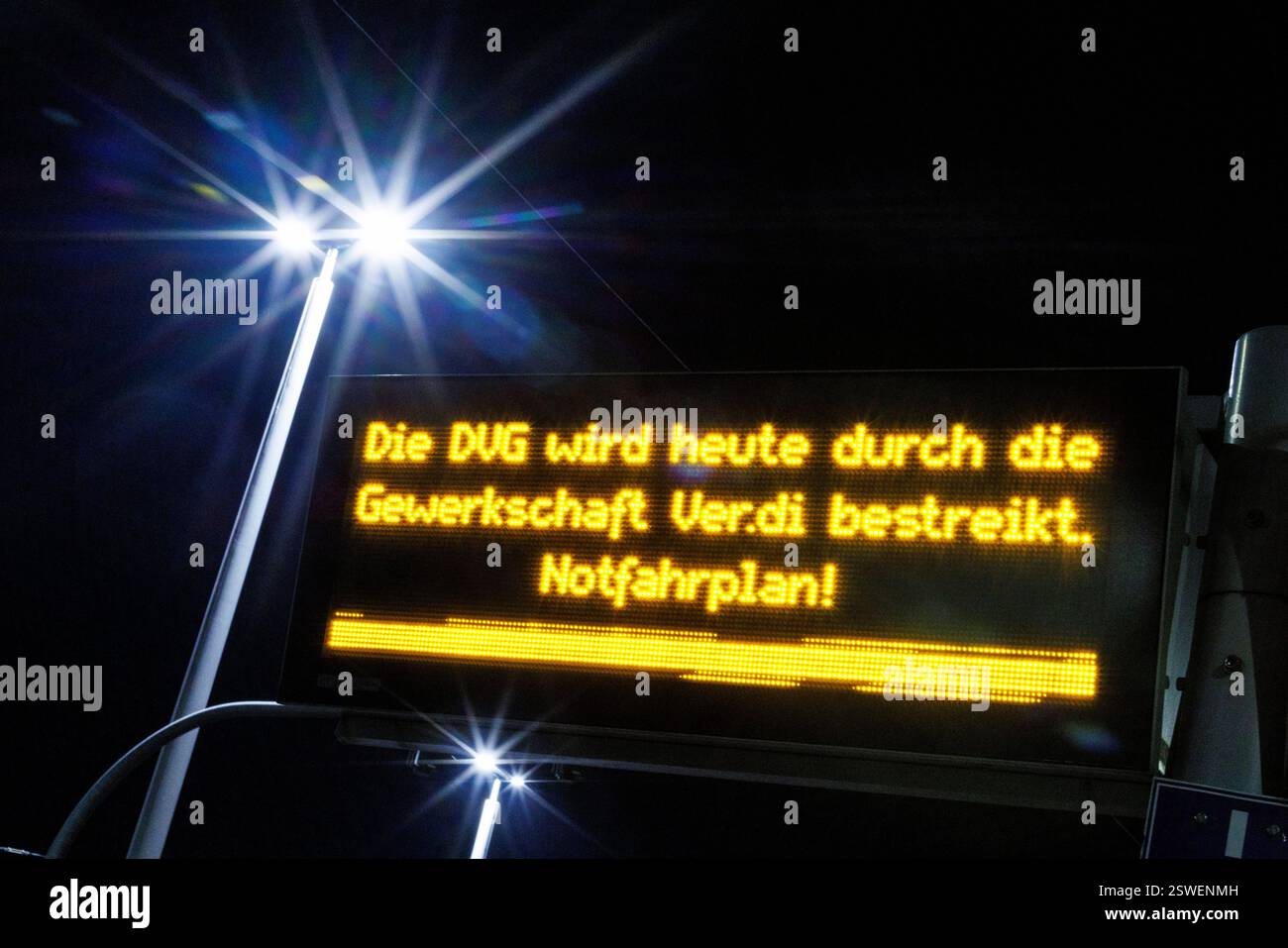 21 February 2025, North Rhine-Westphalia, Duisburg: A notice about the ...