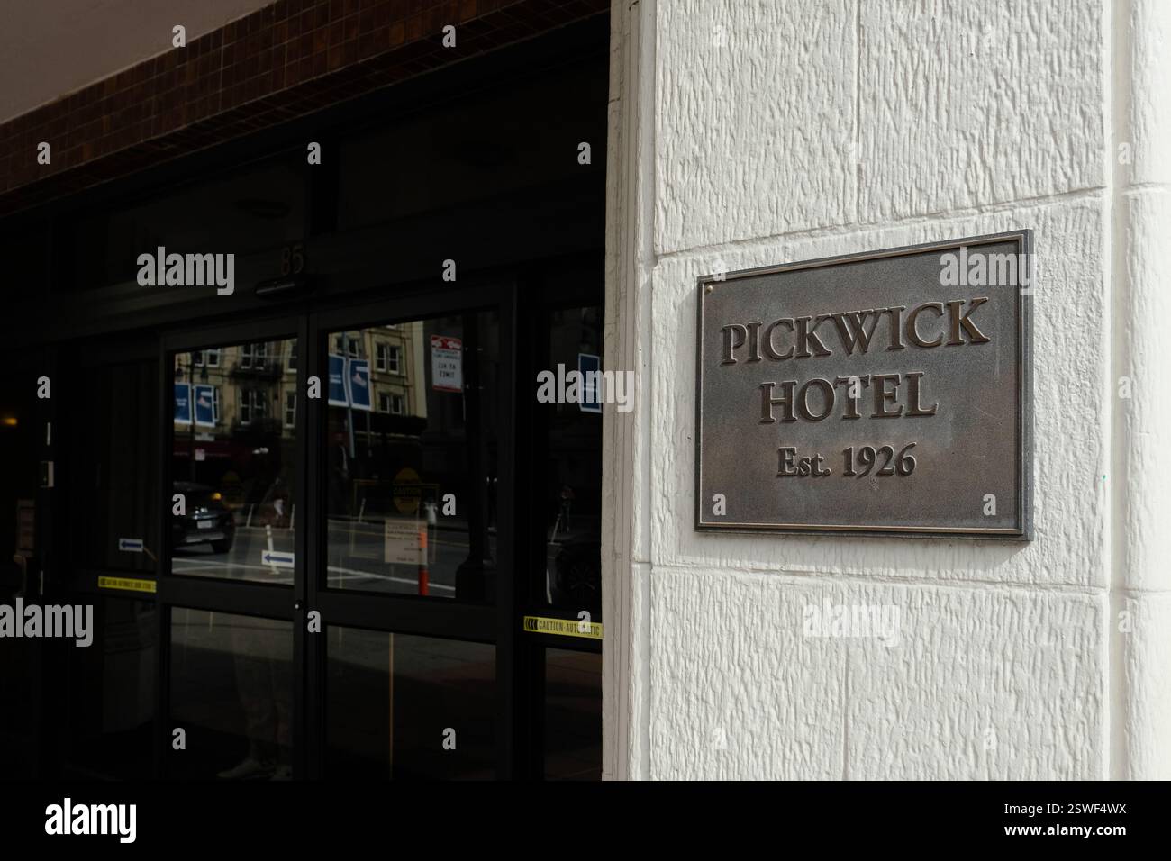 Sign at the Pickwick Hotel in downtown San Francisco, California; built ...