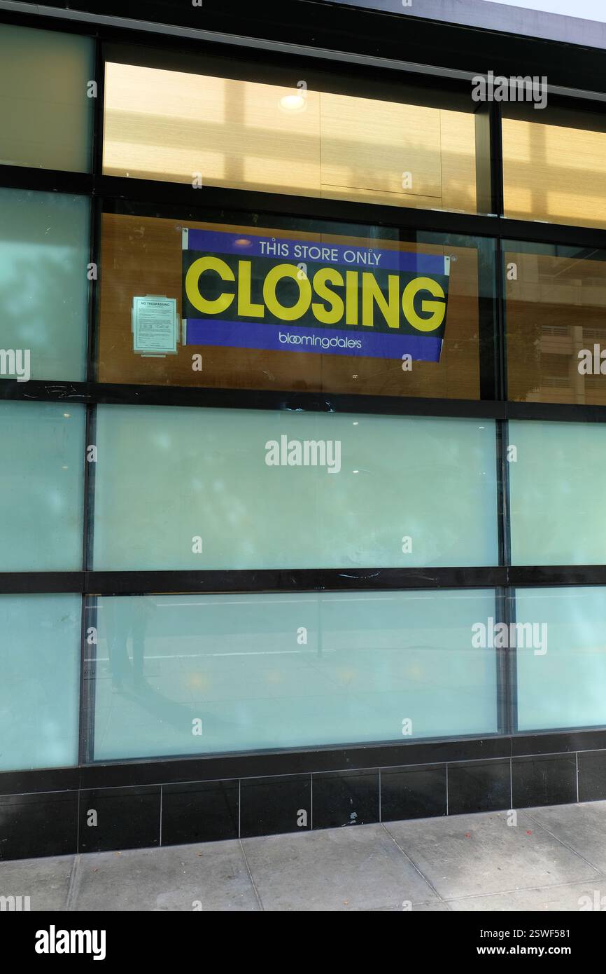 Closing sign at Bloomingdale's San Francisco Centre's only remaining ...