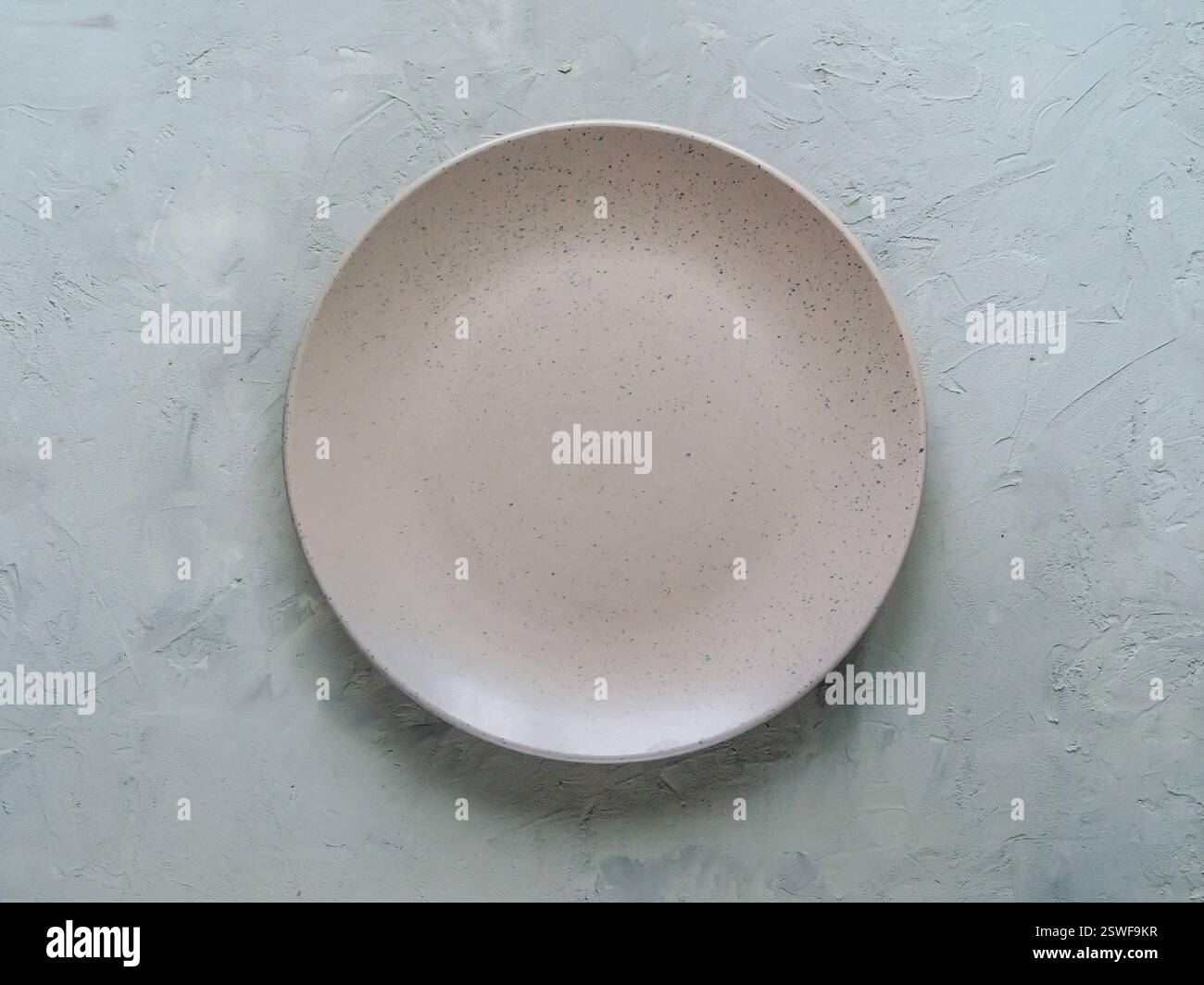 Table place beige plate setting hi-res stock photography and images - Alamy