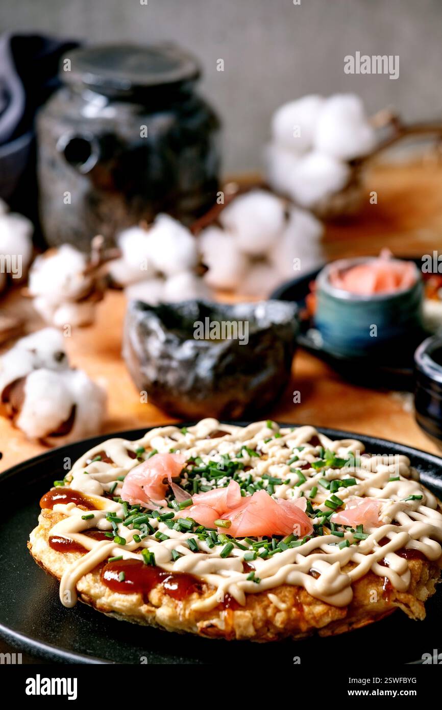 Japanese fast food okonomiyaki hi-res stock photography and images - Alamy