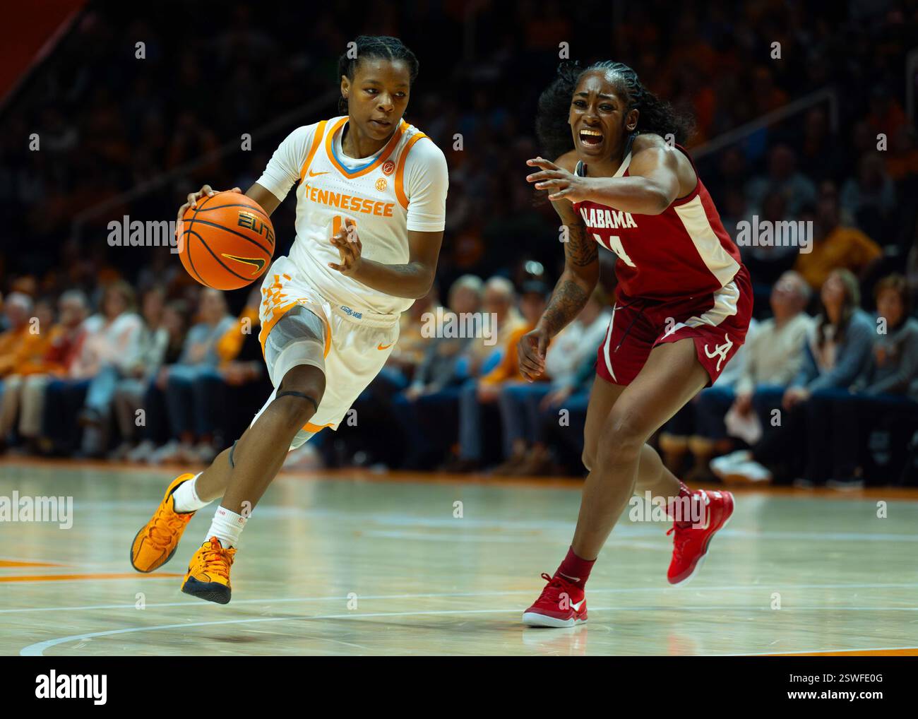February 15, 2025: Kaniya Boyd (4) of the Tennessee Lady Vols drives to ...