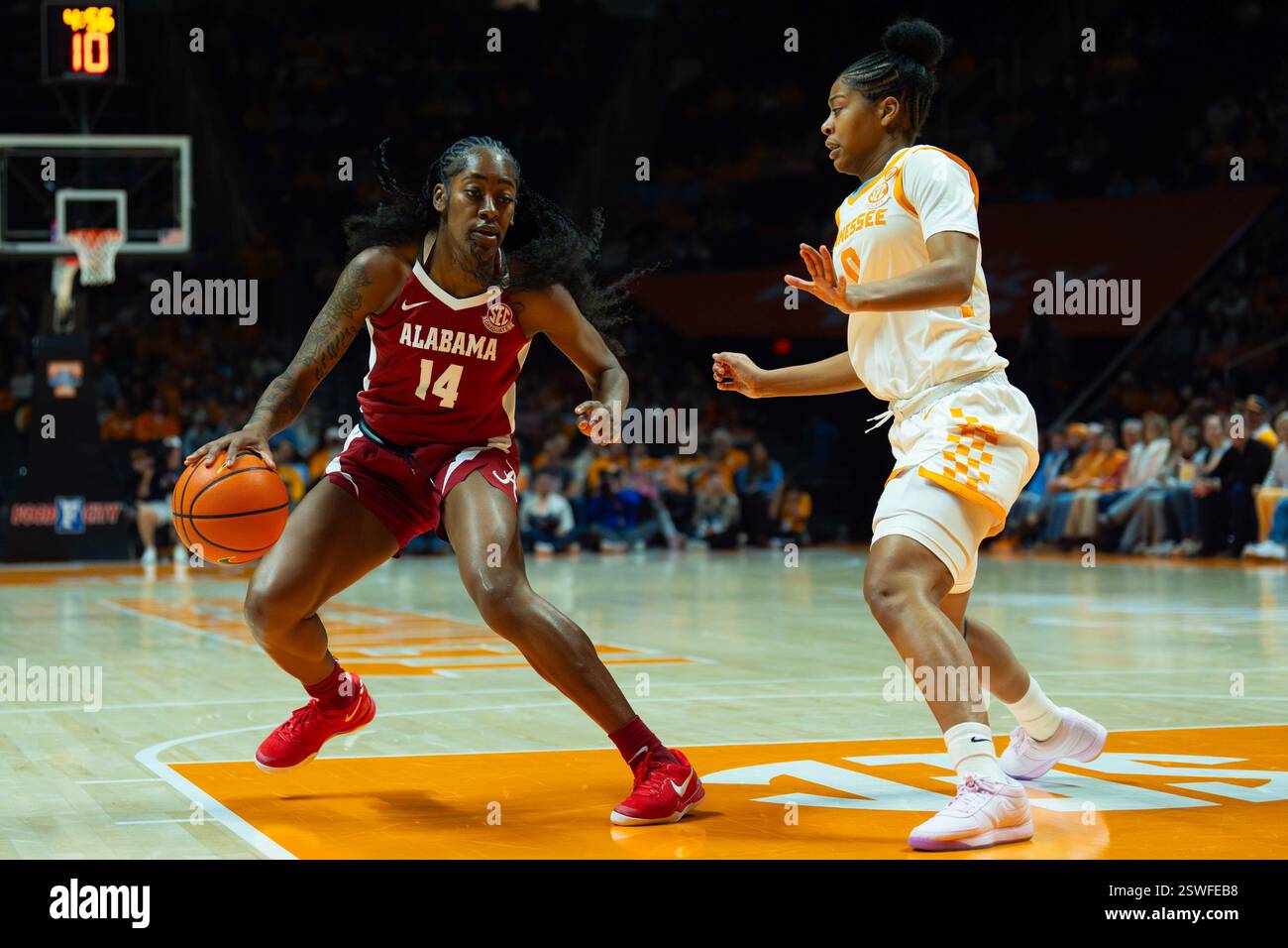 February 15, 2025: Zaay Green (14) of the Alabama Crimson Tide drives ...