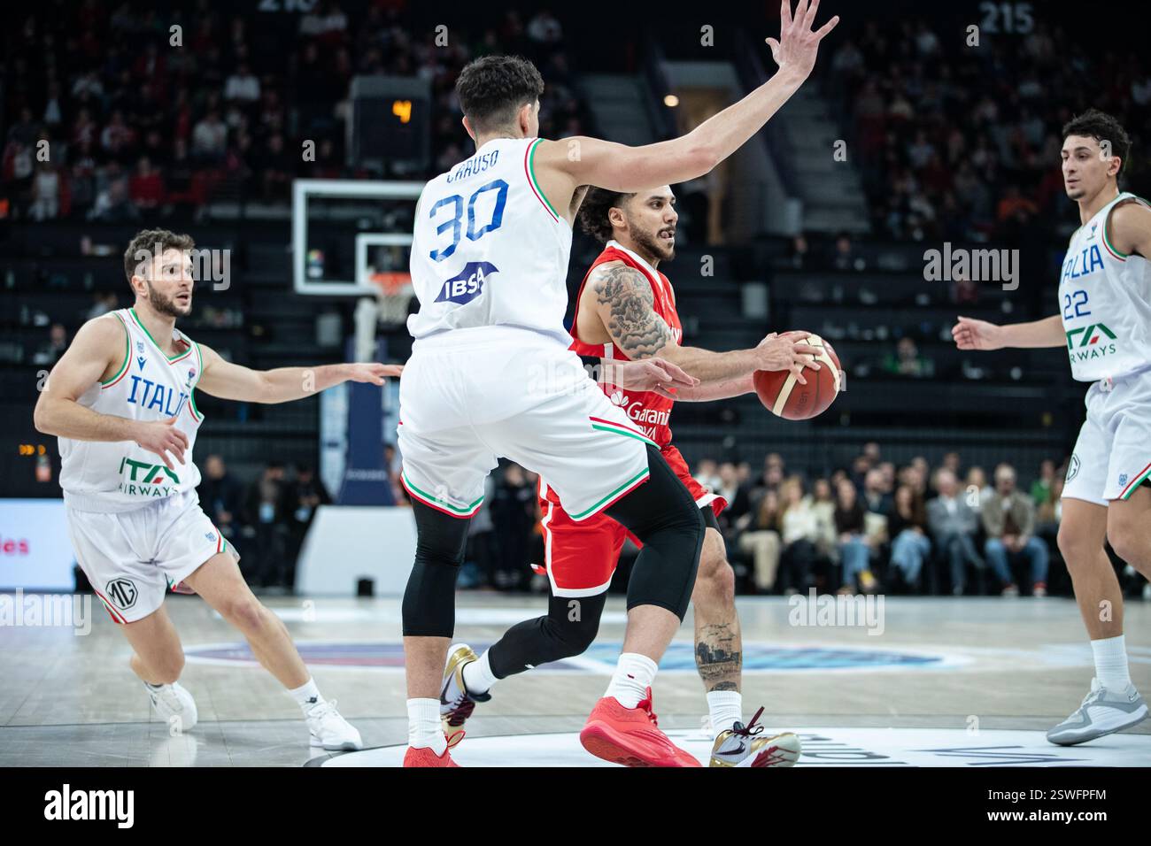 Istanbul, Turkey. 20th Feb, 2025. Shane Larkin (C) of Turkiye in action ...