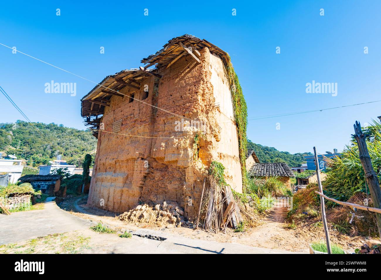 Guangdong Chaozhou Raoping Tulou Runfeng Building Stock Photo - Alamy