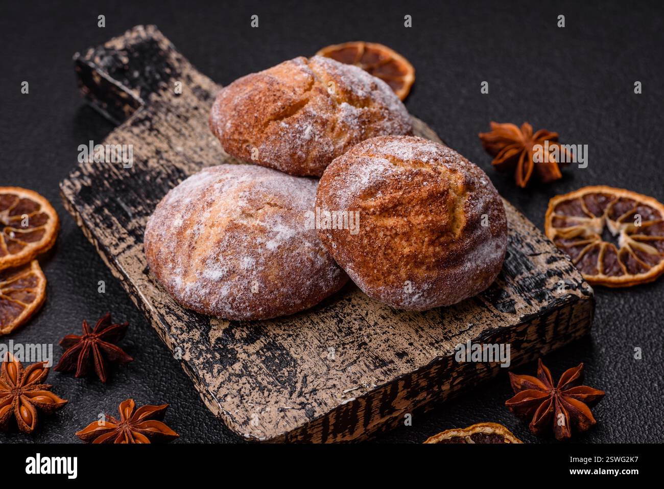Delicious round freshly baked cinnamon flavored cookies Stock Photo - Alamy
