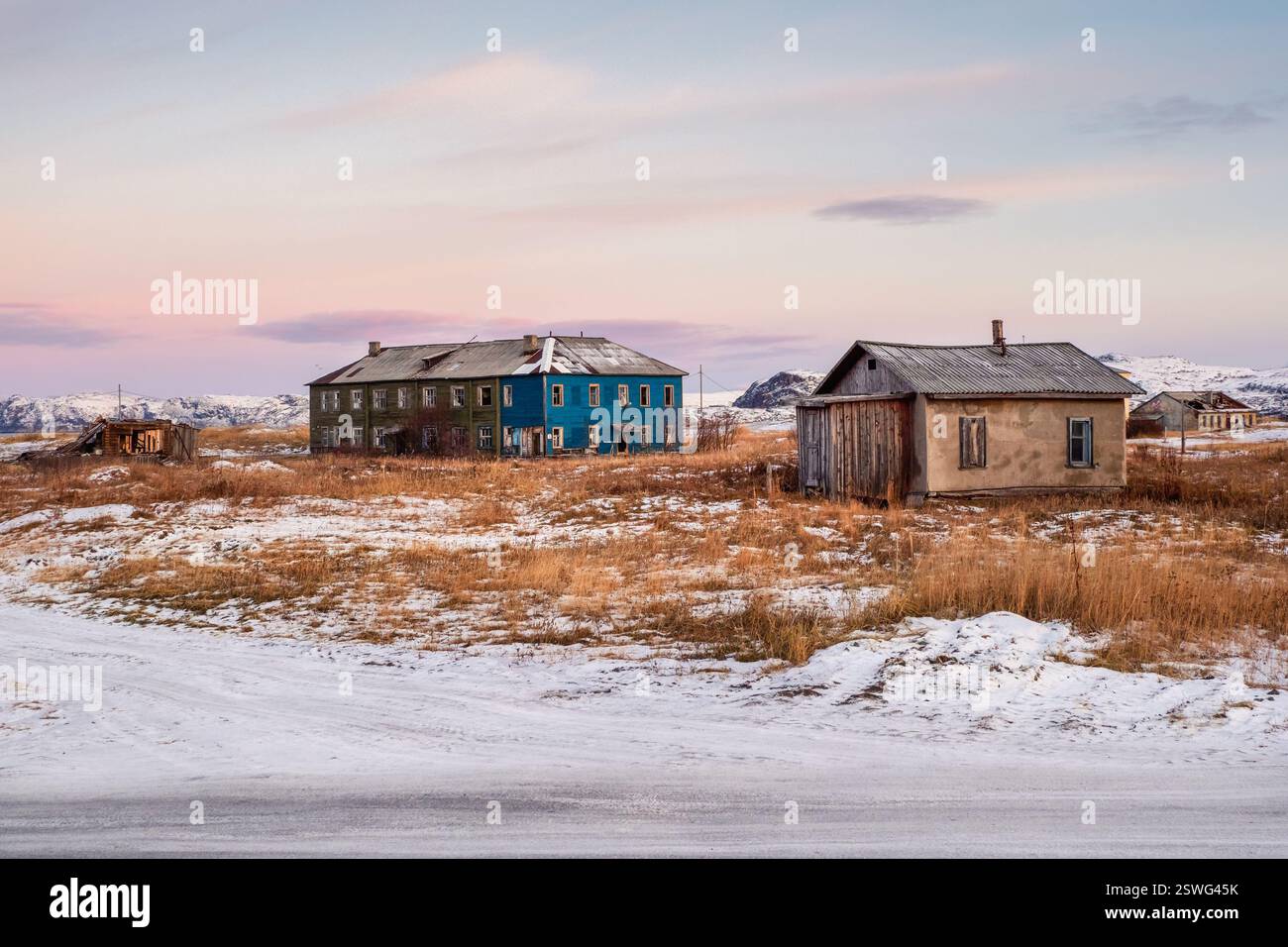 Authentic Russian northern village, old dilapidated wooden houses ...