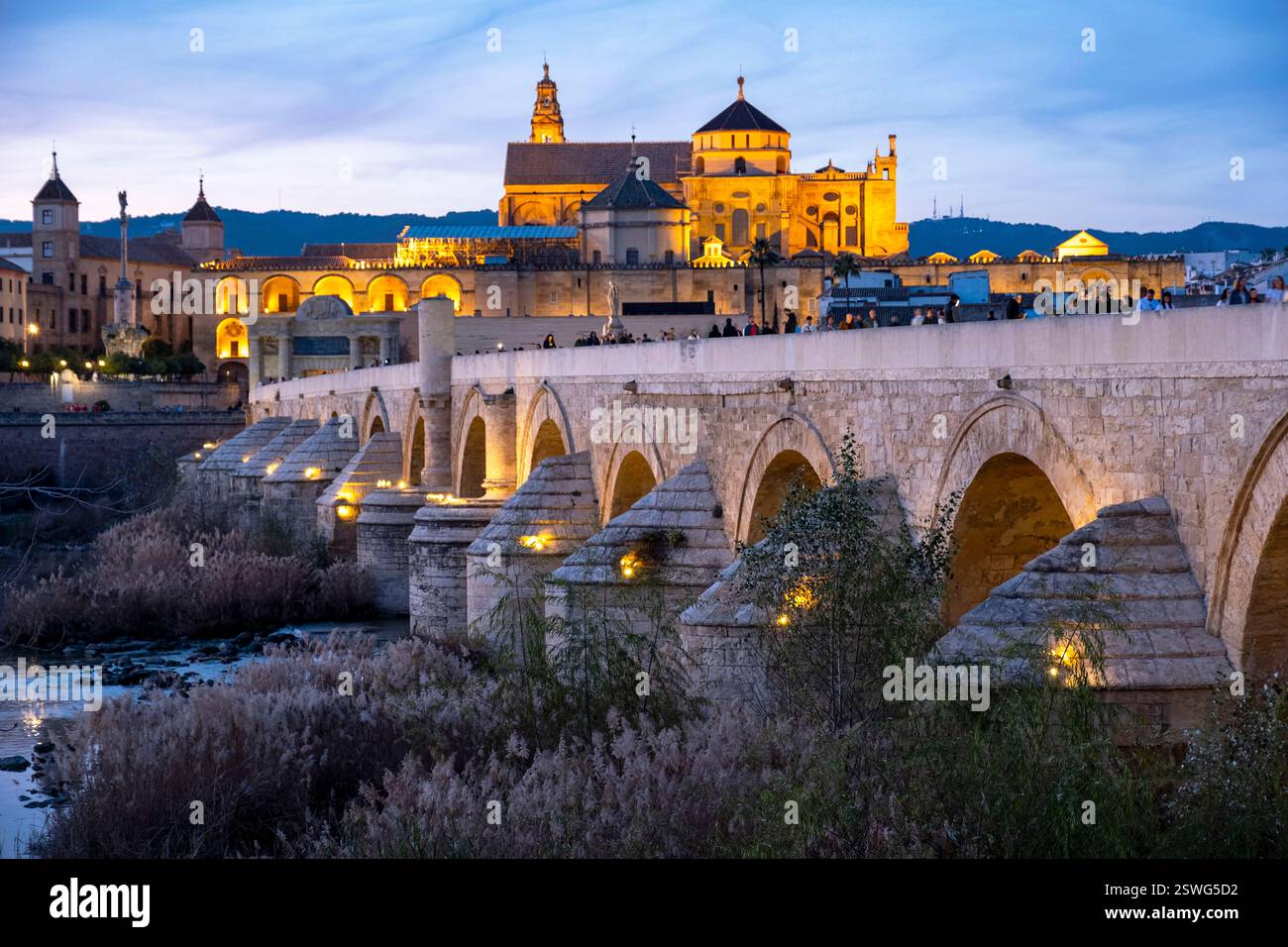 View of the Ponte Romano (Roman Bridge) and Mosque-Cathedral of Cordoba ...