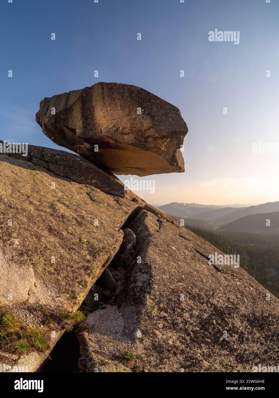High rock cliff falling hi-res stock photography and images - Alamy