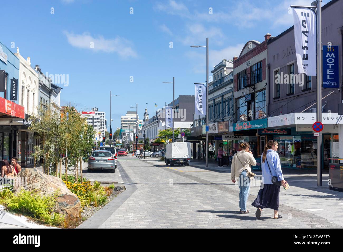 Street scene, George Street, Dunedin Central, Dunedin (Ōtepoti), Otago ...