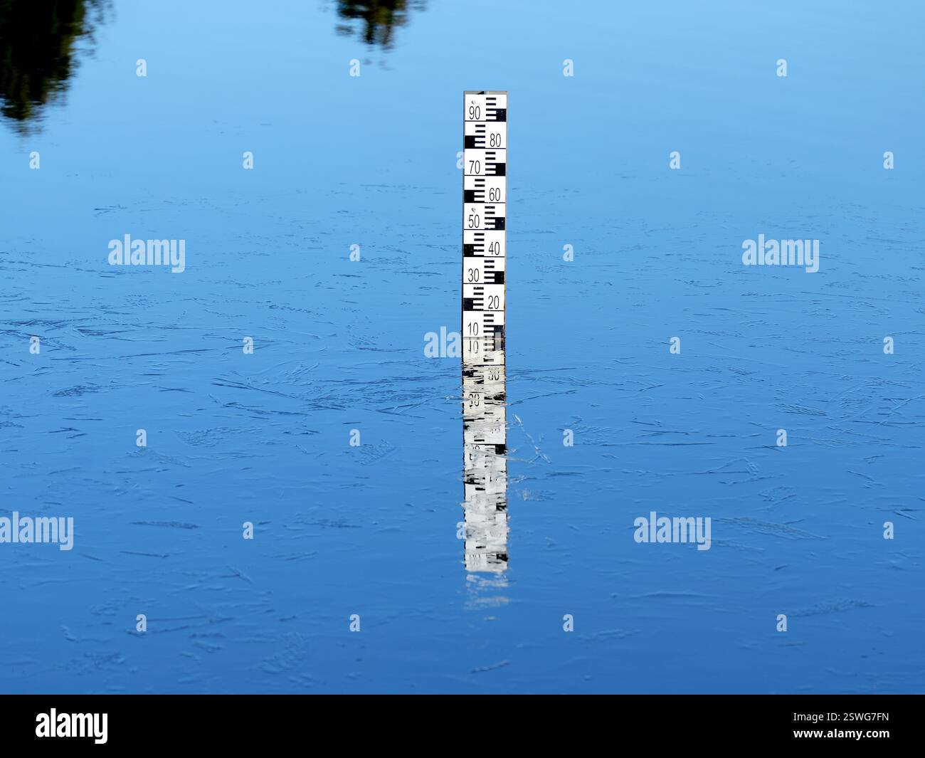 Water level gauge hi-res stock photography and images - Alamy