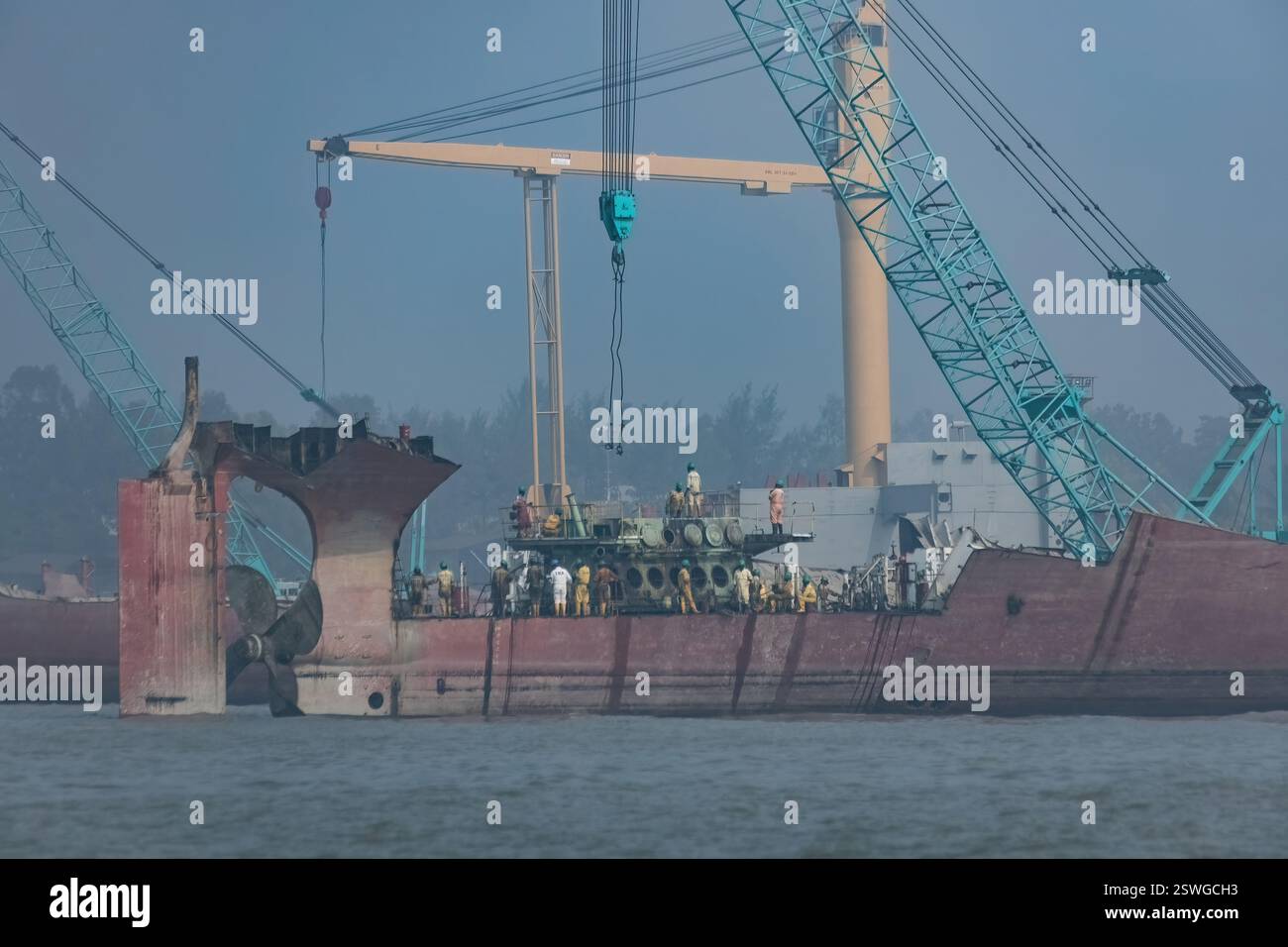 Ship breaking yard in Bangladesh Chittagong Stock Photo - Alamy