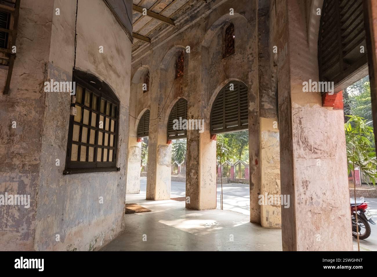 Colonial architecture in Chittagong central railway station and railway ...