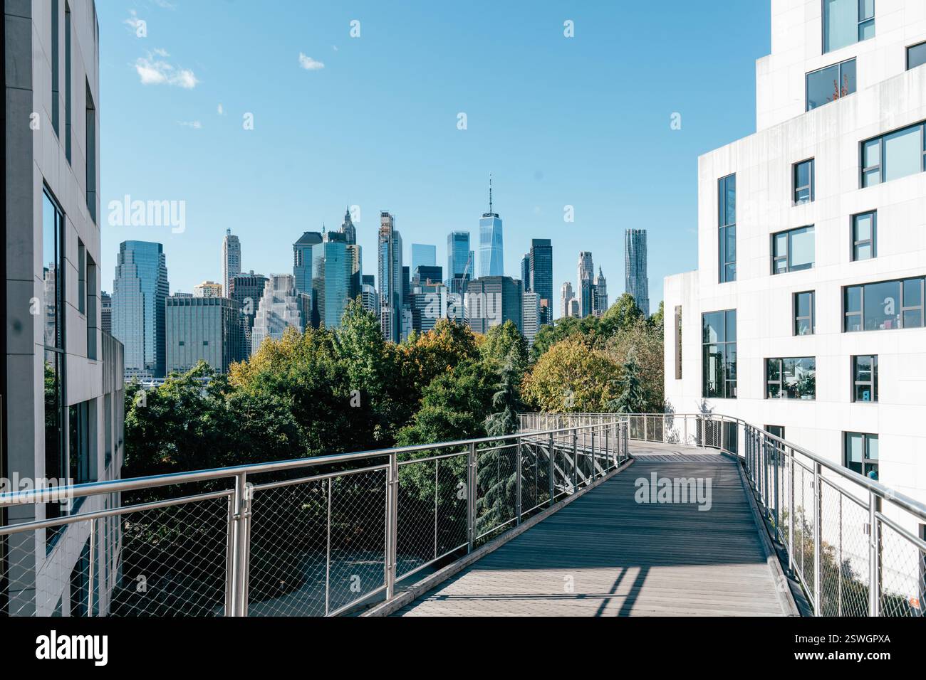 Squibb Park Bridge offers a beautiful view of the Manhattan skyline ...