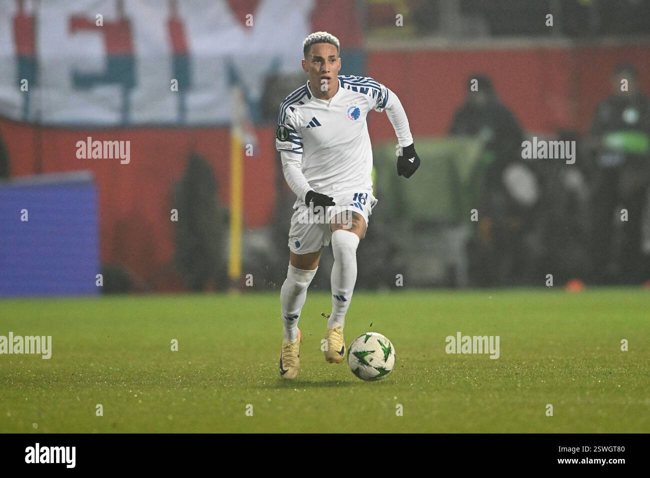 Heidenheim An Der Brenz, Deutschland. 20th Feb, 2025. Fussball ...