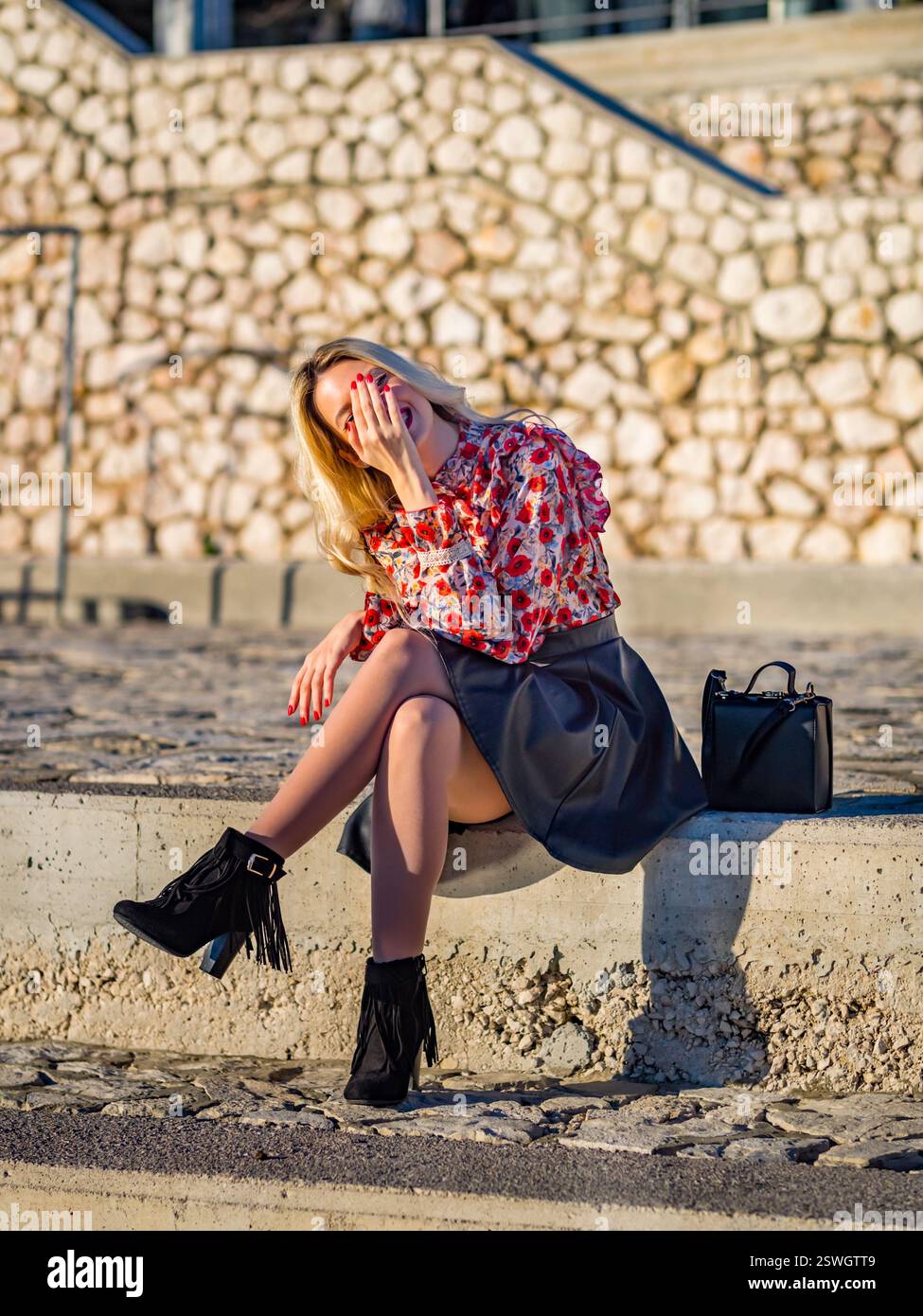 Crossed legs pantyhose hi-res stock photography and images - Alamy