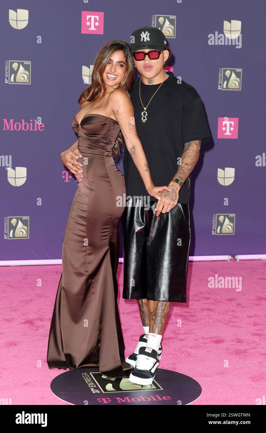 MIAMI, FLORIDA - FEBRUARY 20: Isabella Ladera and Beele attend ...