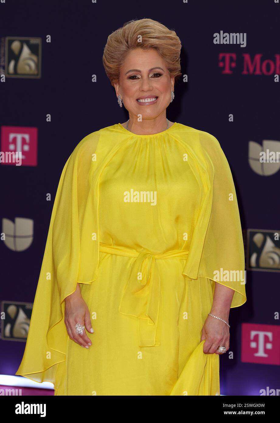 MIAMI, FLORIDA - FEBRUARY 20: BIs La Medium attends Univision's 37th ...