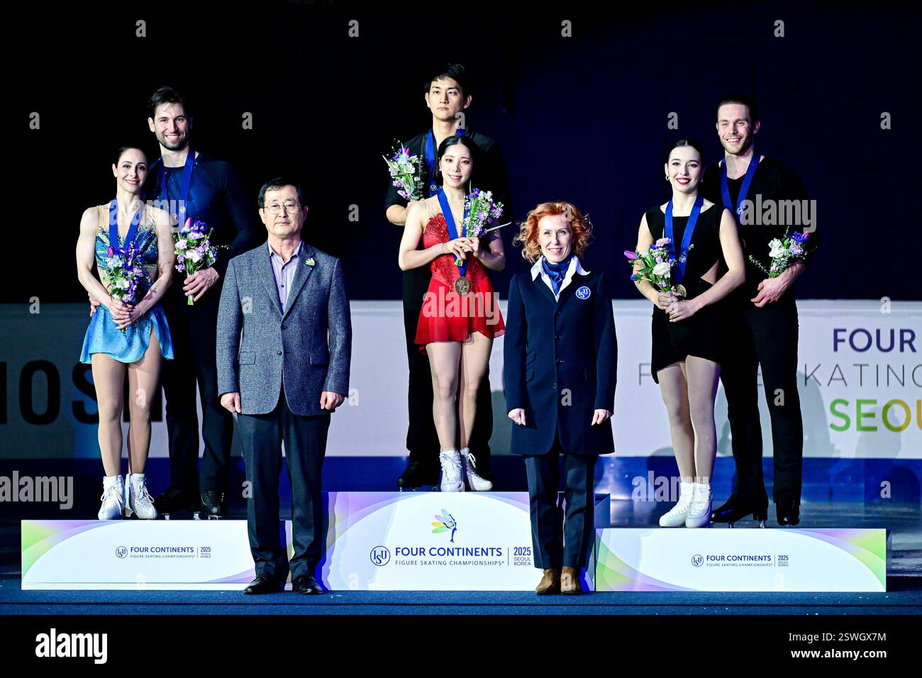 Pairs Awards, L-R, Deanna STELLATO-DUDEK & Maxime DESCHAMPS (CAN ...