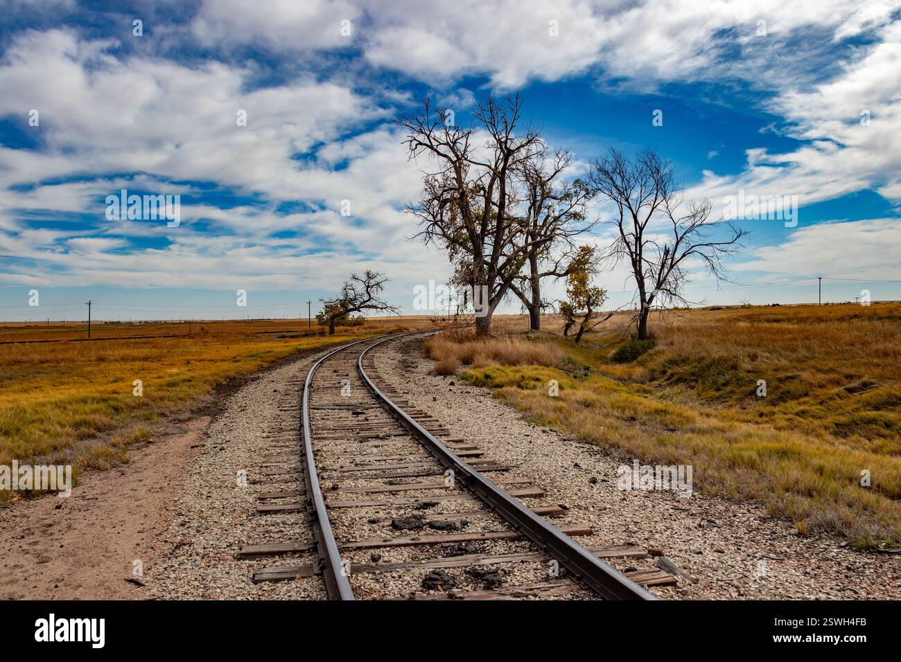 Rural railroad tracks hi-res stock photography and images - Alamy