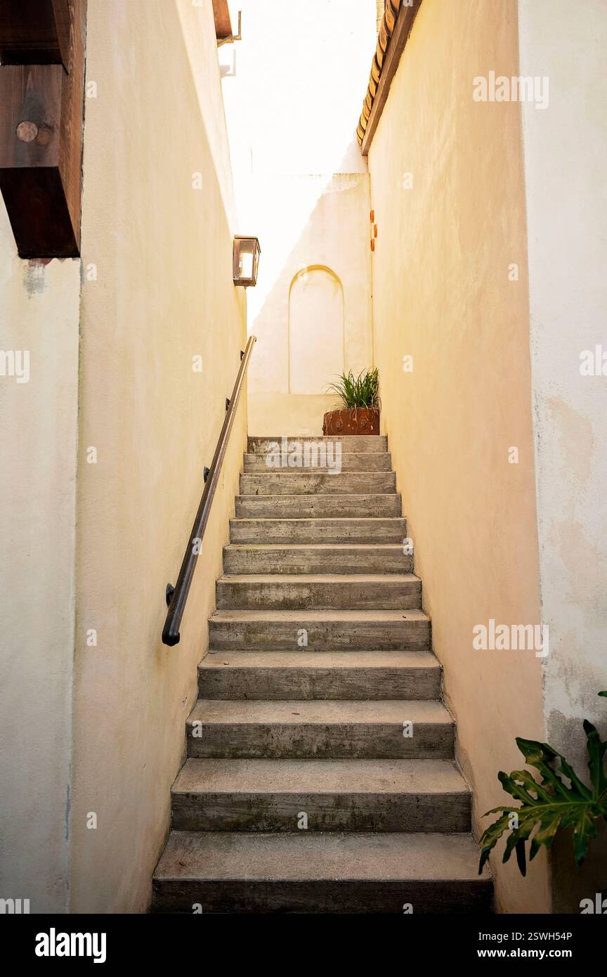 Spanish stucco hi-res stock photography and images - Alamy