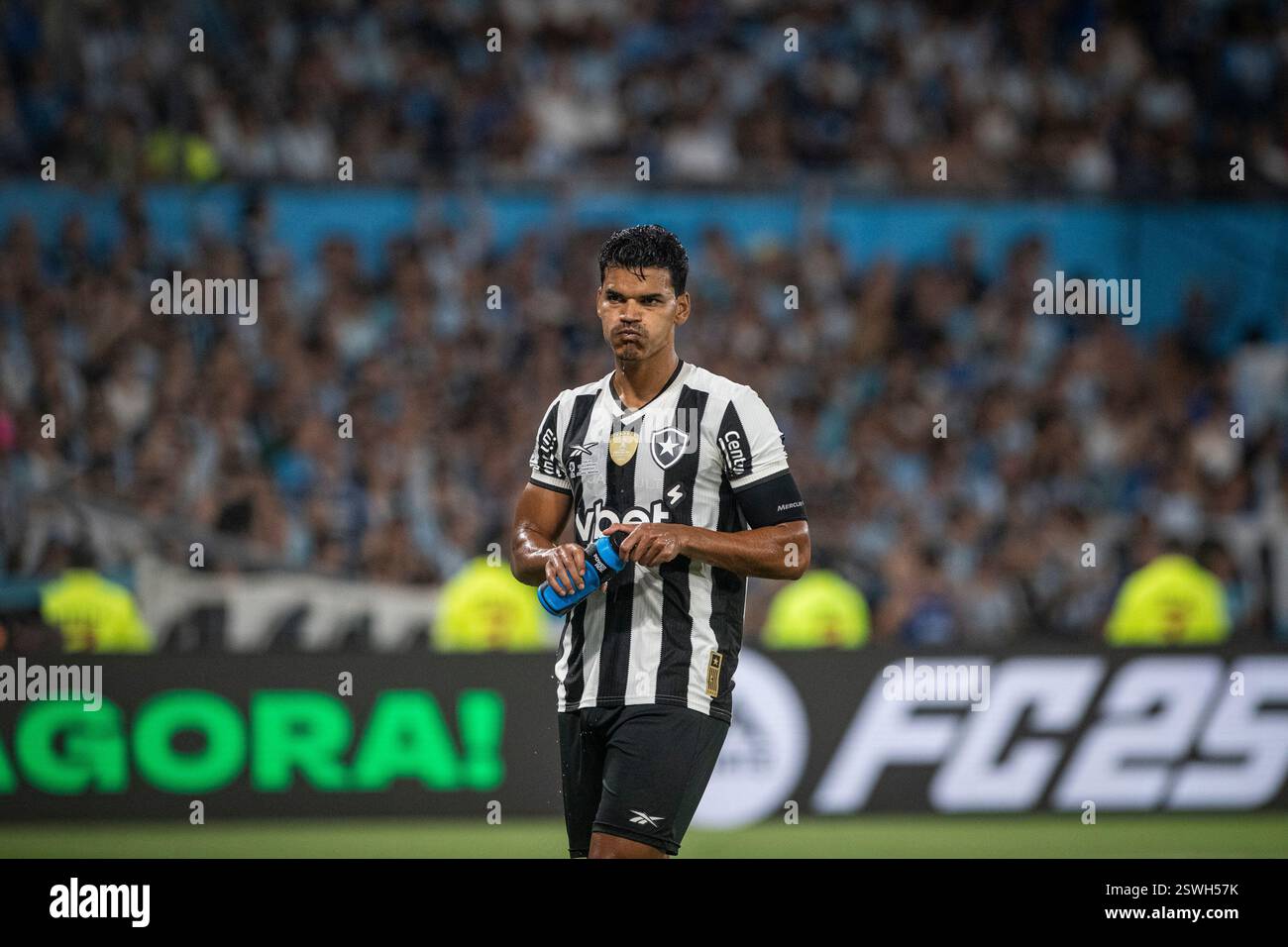 Danilo Barbosa of Botafogo looks on during a Recopa Sudamericana 2025 ...
