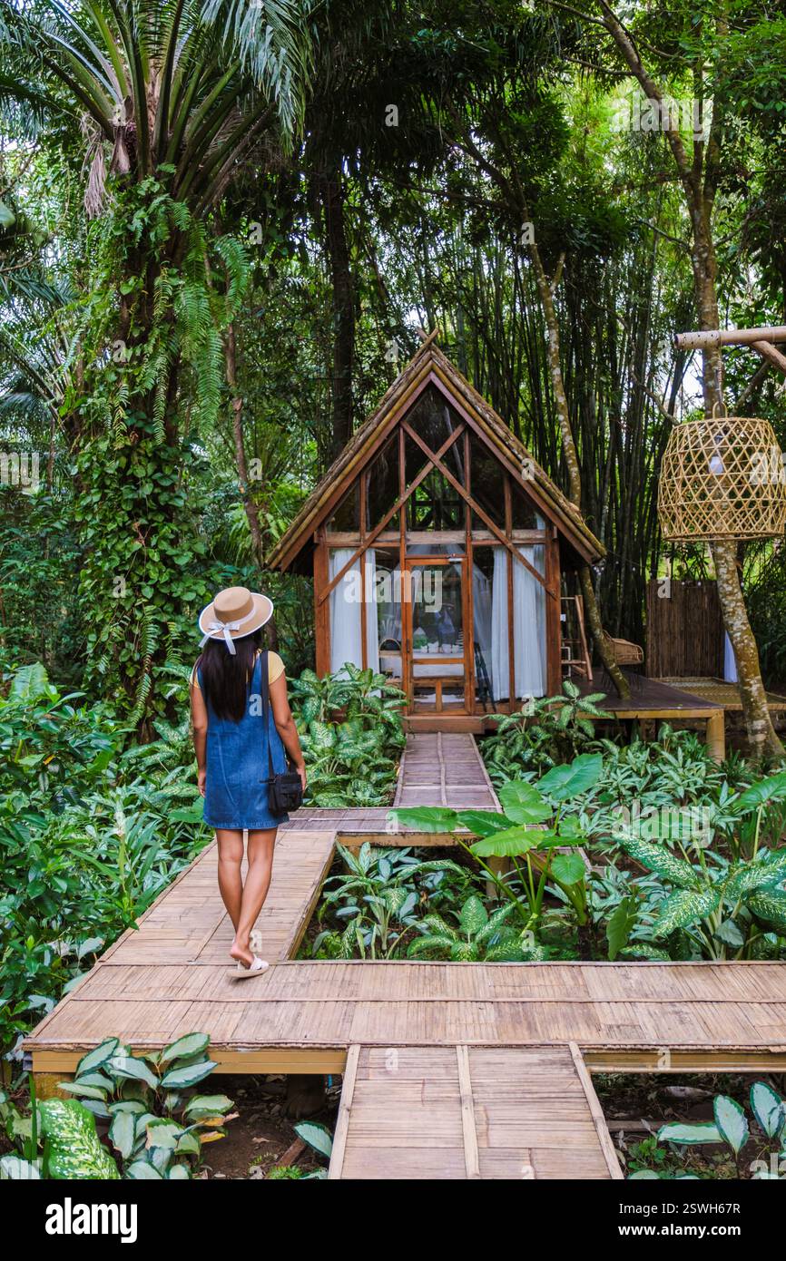 Greenery pathways hi-res stock photography and images - Alamy