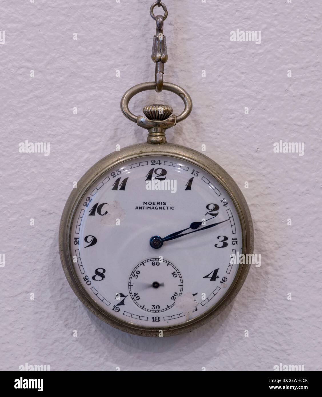 Antique pocket watch with a moving seconds hand Stock Photo - Alamy
