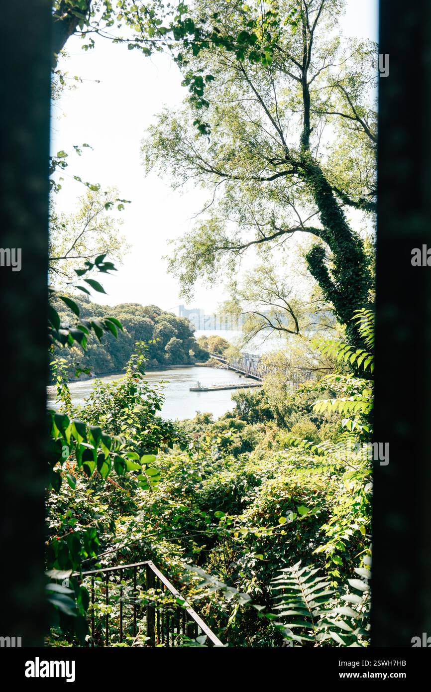 Beautiful view of Fort Tryon Park overlooking the Hudson River i Stock ...