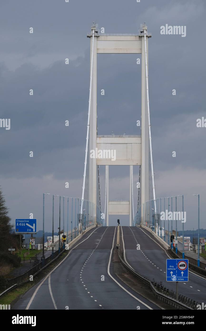 Bristol, UK. 21st Feb, 2025. High gusting winds have forced the closure ...