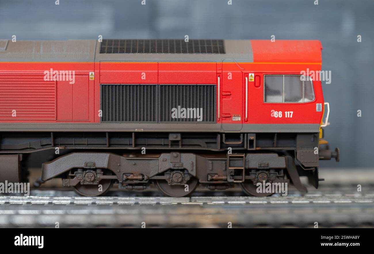 Class 66 diesel locomotive in DB livery, 00 gauge scale model ...