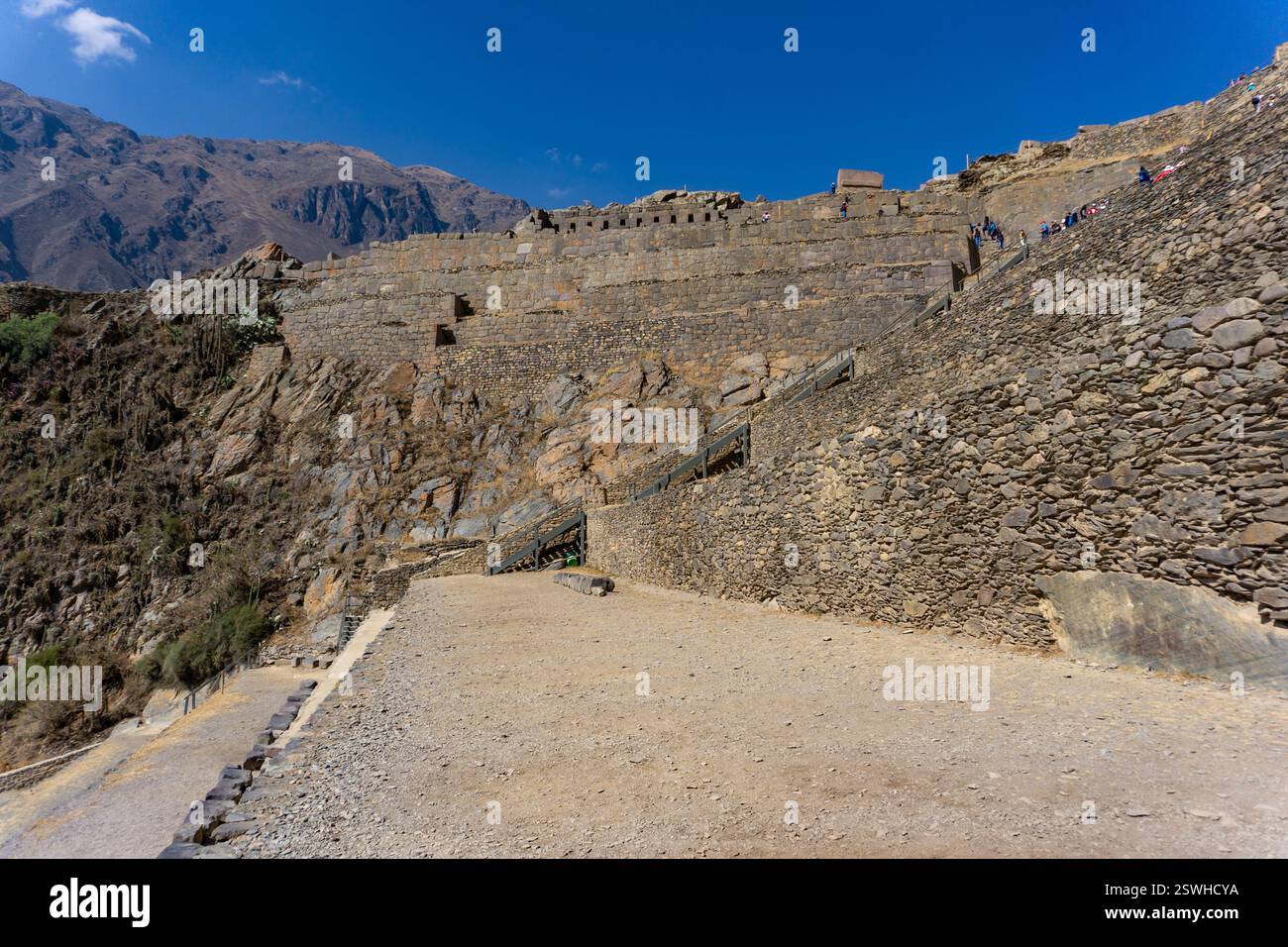 Ollantaytambo ruins highlighting the advanced construction techniques ...