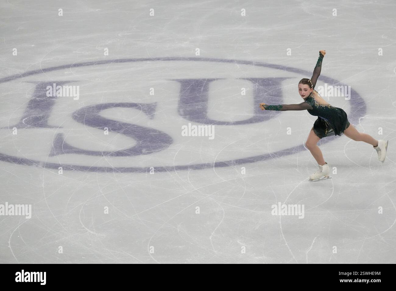 Sarah Everhardt of the United States performs during the women's short ...