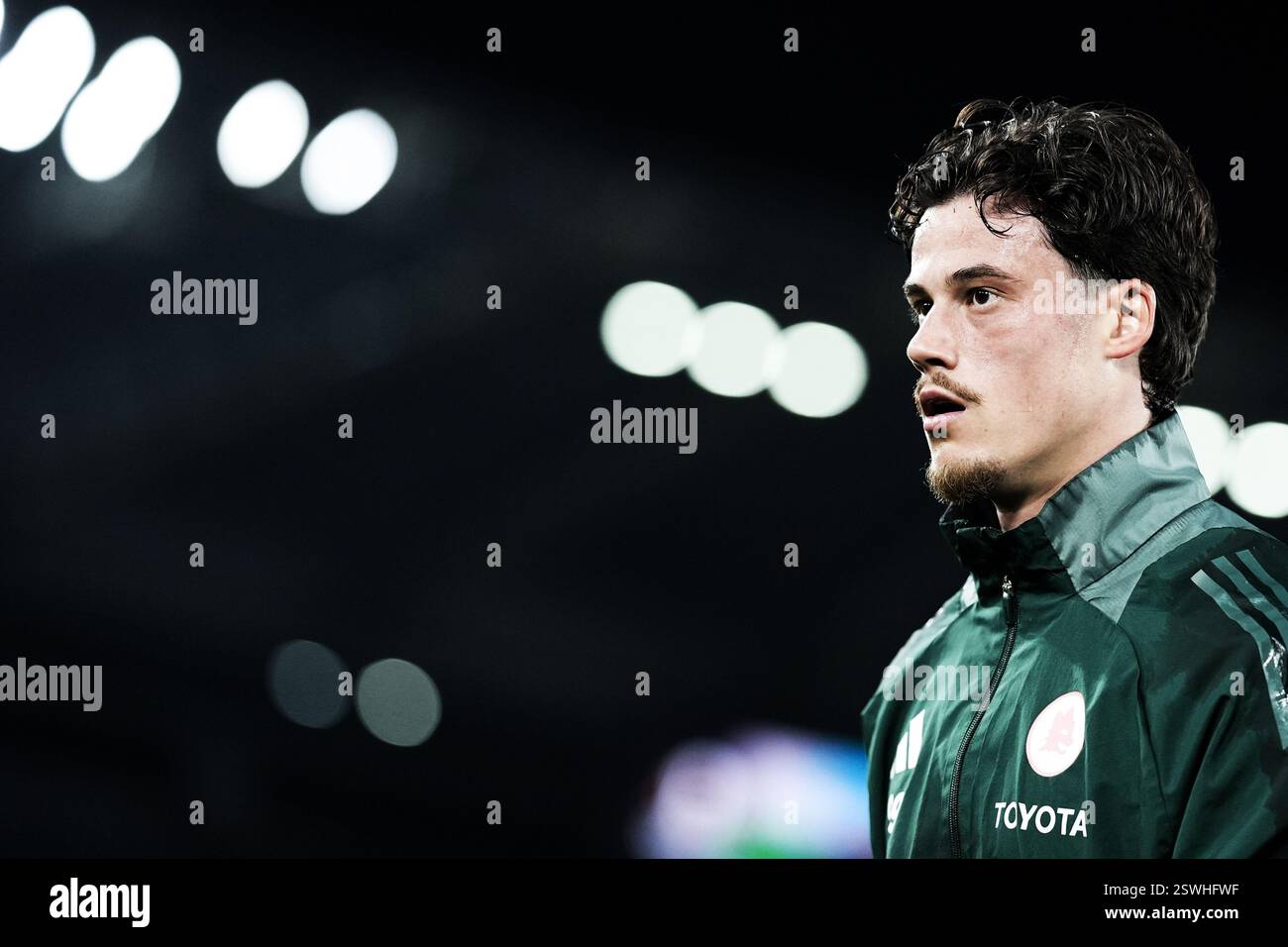 Roma, Italia. 20th Feb, 2025. Roma's goalkeeper Mile Svilar during the ...