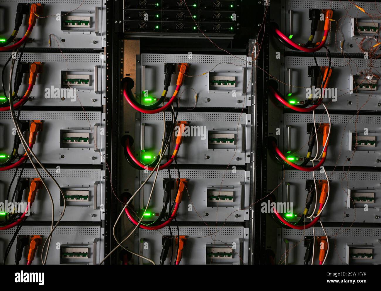 Data center power hi-res stock photography and images - Alamy