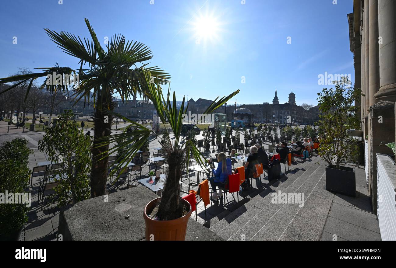 Stuttgart, Germany. 21st Feb, 2025. In bright sunshine and mild temperatures, the first guests ...