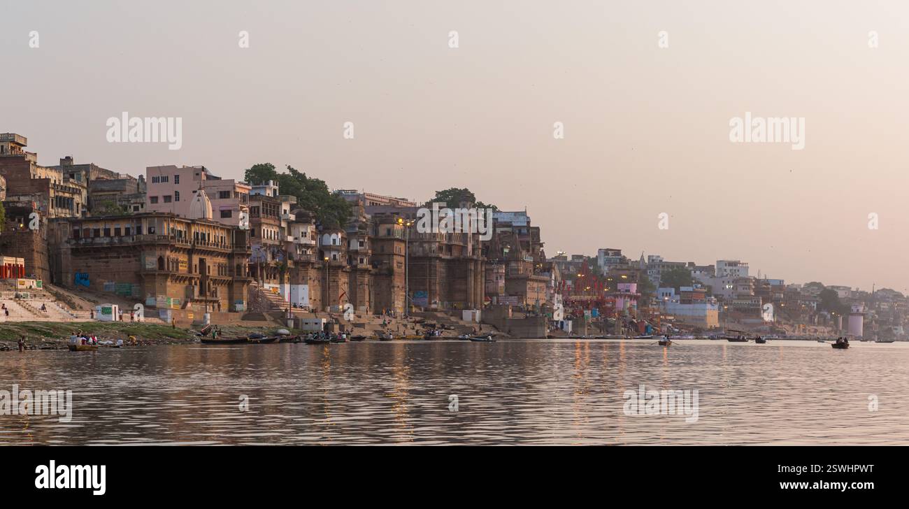 People bathing in Gart County on the Ganges River and along the river ...