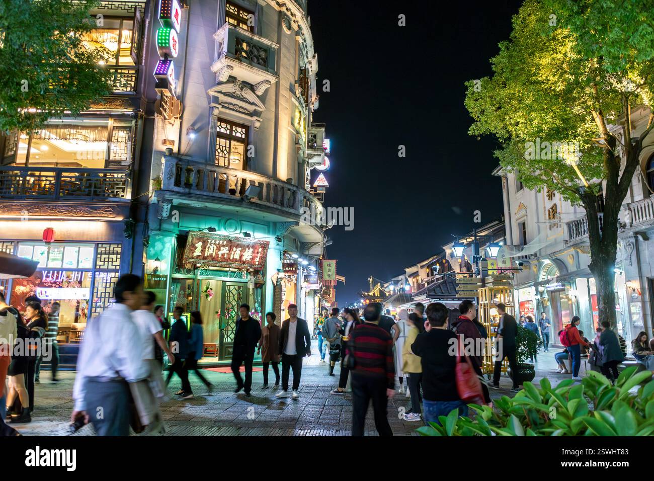 Hangzhou, China, Crowd Chinese Tourists Visiting in City Center ...