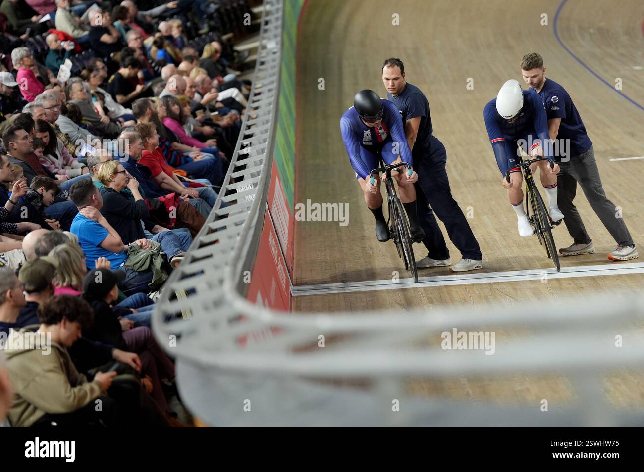 Team Inspired's Hayden Norris and Star Track Cycling's William Munday ...