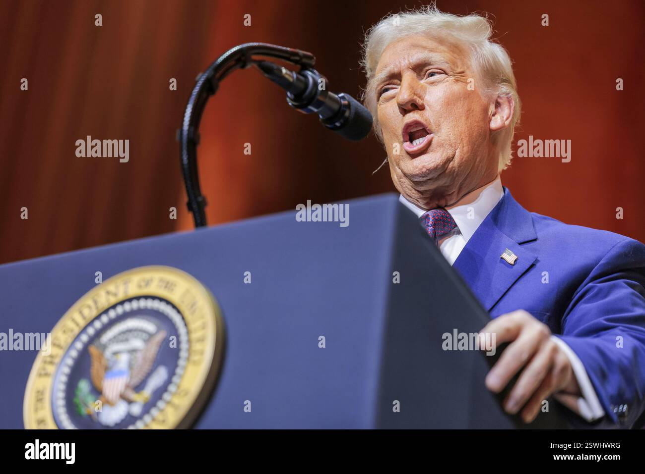 US President Donald J. Trump addresses the Republican Governors ...