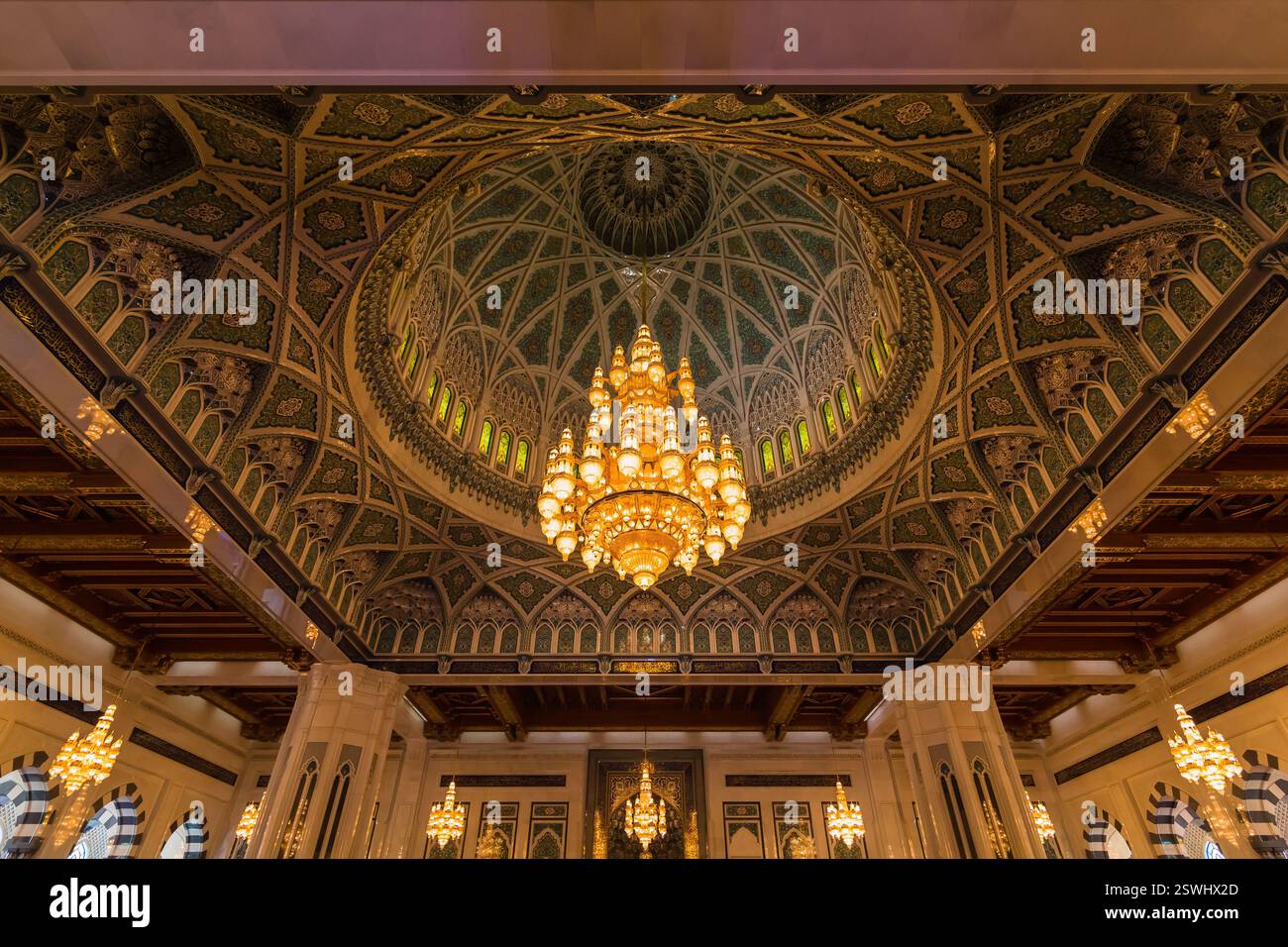 Interior of Sultan Qaboos Grand Mosque in Muscat, Oman Stock Photo - Alamy