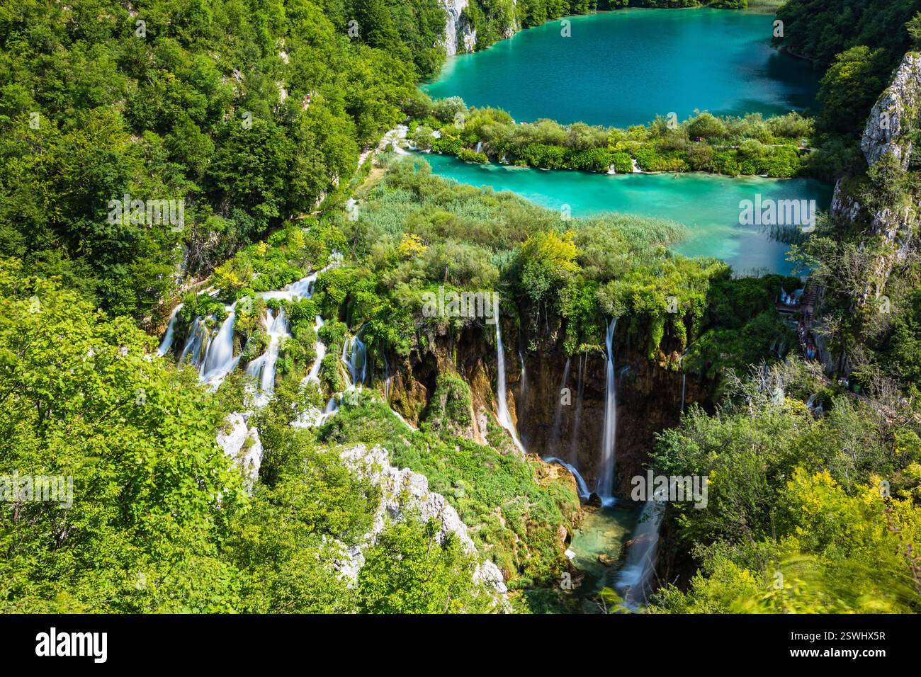 Large lakes and flowing waterfalls in Plitvice Lakes National Park ...