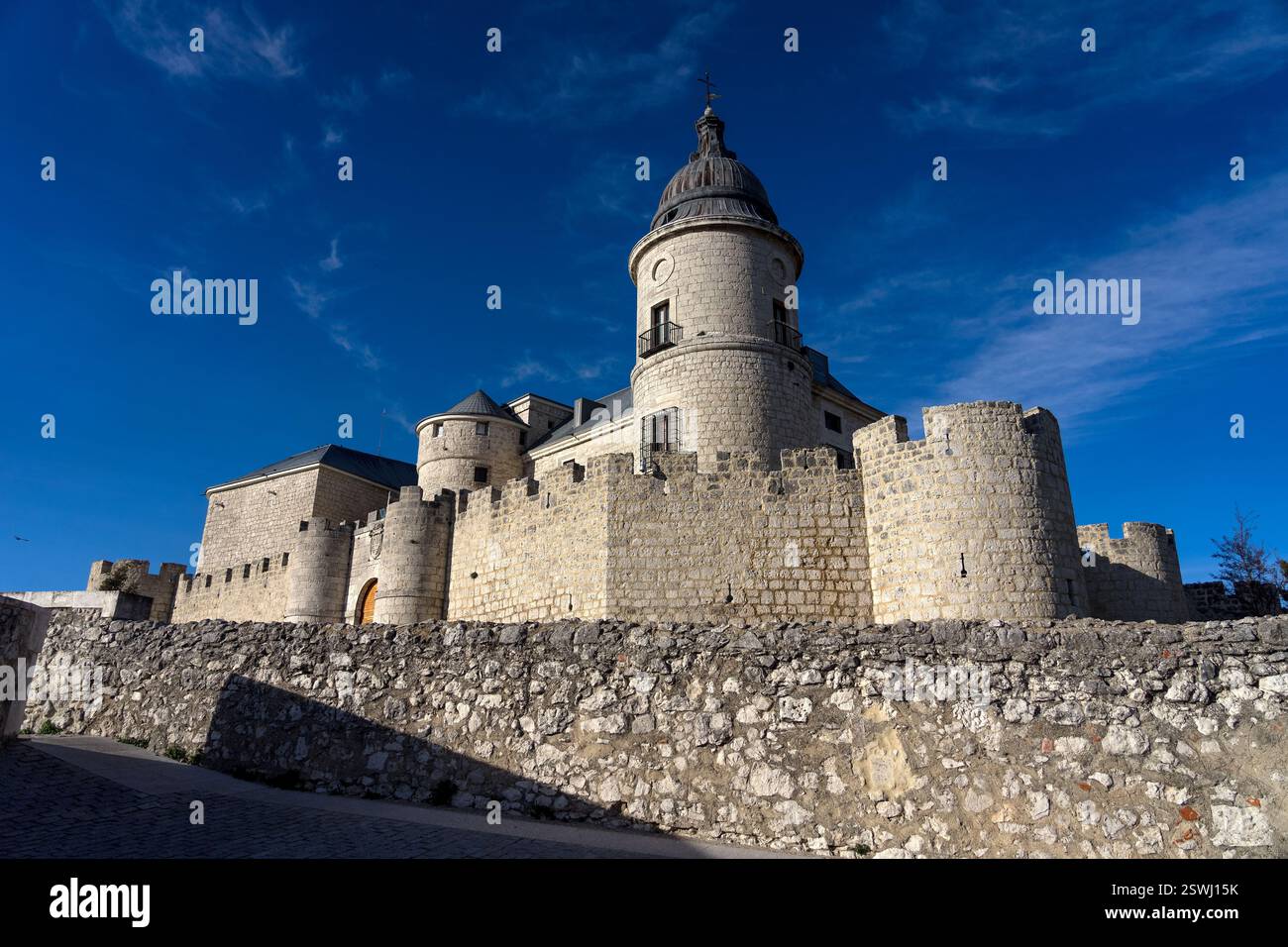 Ancient castle simancas city hi-res stock photography and images - Alamy